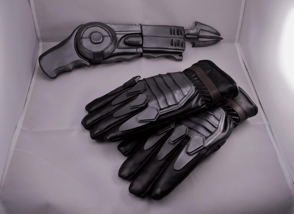 Batclaw Blueprint from Batman Arkham - Alice in Cosplayland