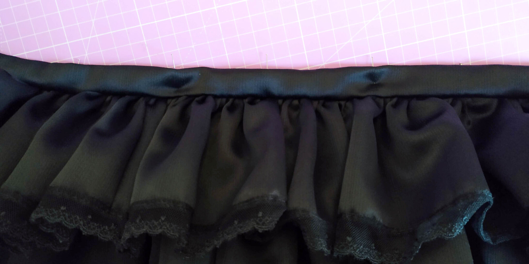 Burlesque bustle skirt tutorial - Alice in Cosplayland