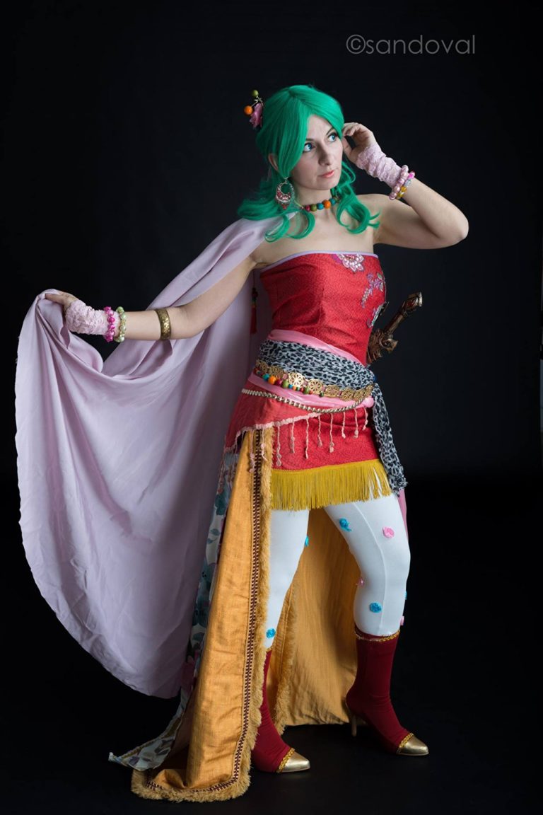 Different types of capes and cloaks - Alice in Cosplayland