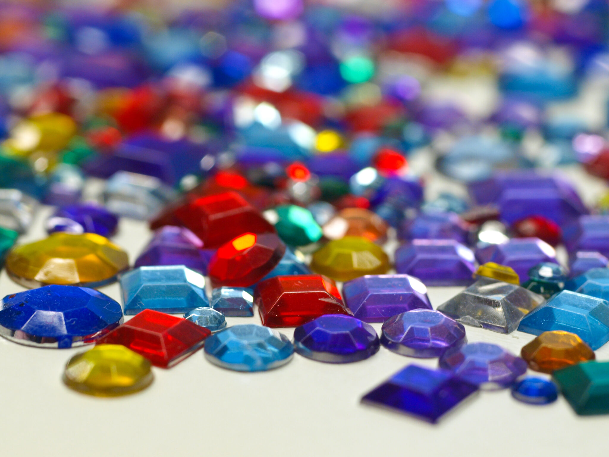 Gems and jewels for cosplay in a budget - Alice in Cosplayland