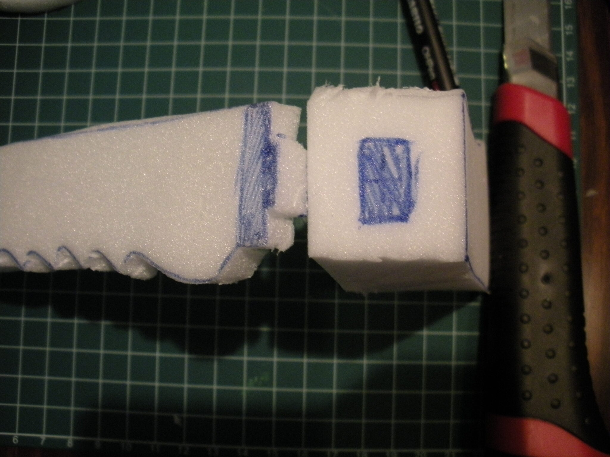 How to make a foam knife for cosplay - Alice in Cosplayland