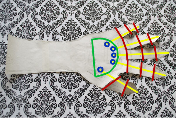 How to make a giant hand that moves - Alice in Cosplayland