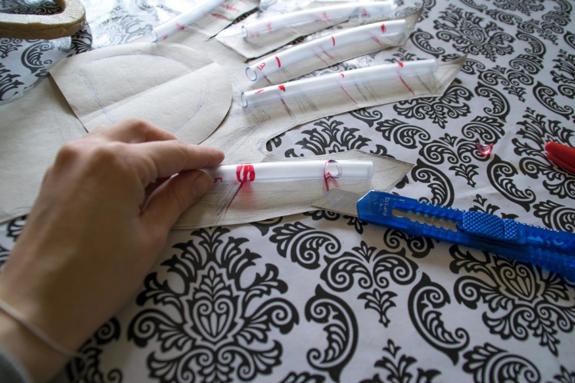 How to make a giant hand that moves - Alice in Cosplayland