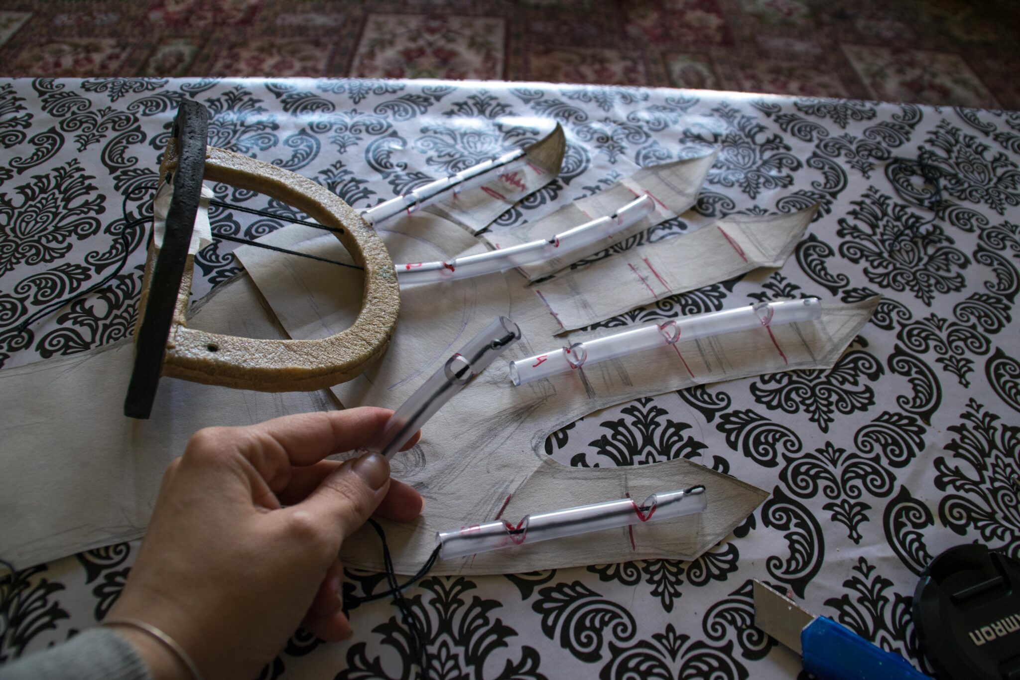 How to make a giant hand that moves - Alice in Cosplayland