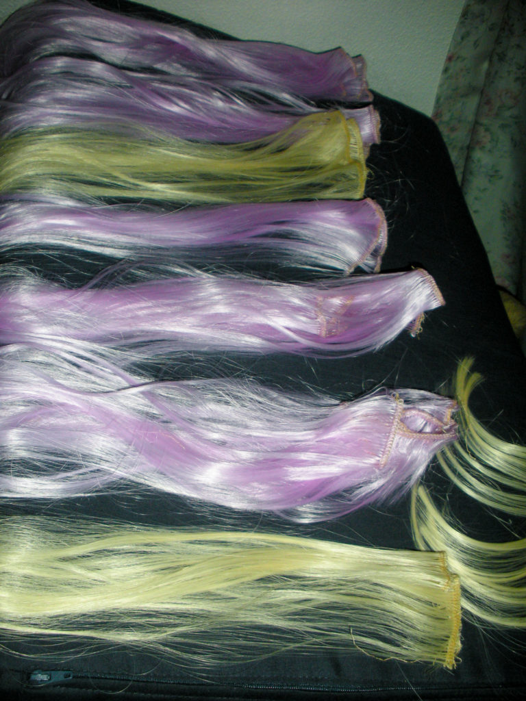 Double volume sewing two wigs together - Alice in Cosplayland