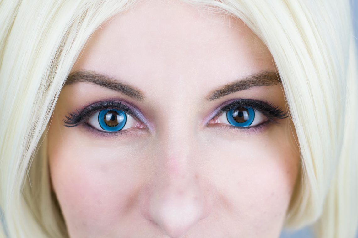 How to choose contacts for cosplay - Alice in Cosplayland